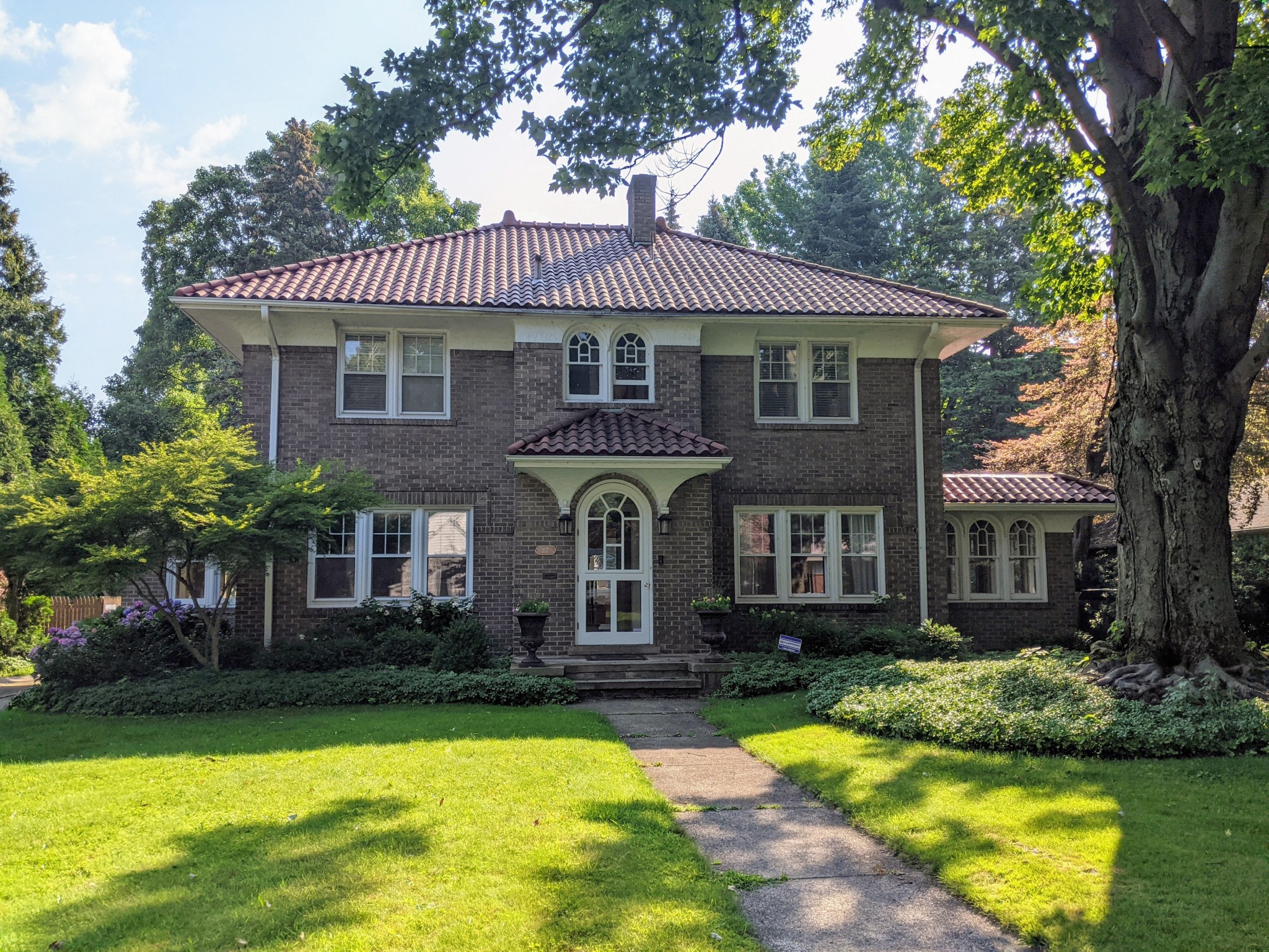 317 Frontier Drive :: Weber Semple House