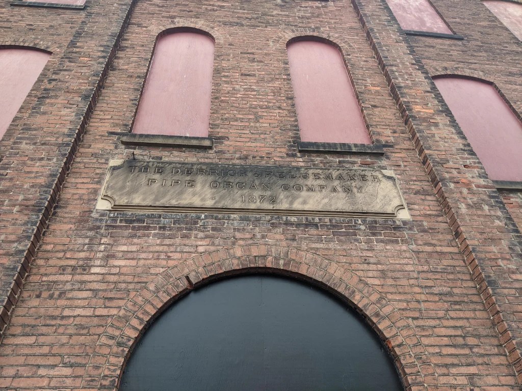 251 W 21st St // The Felgemaker-Huff House