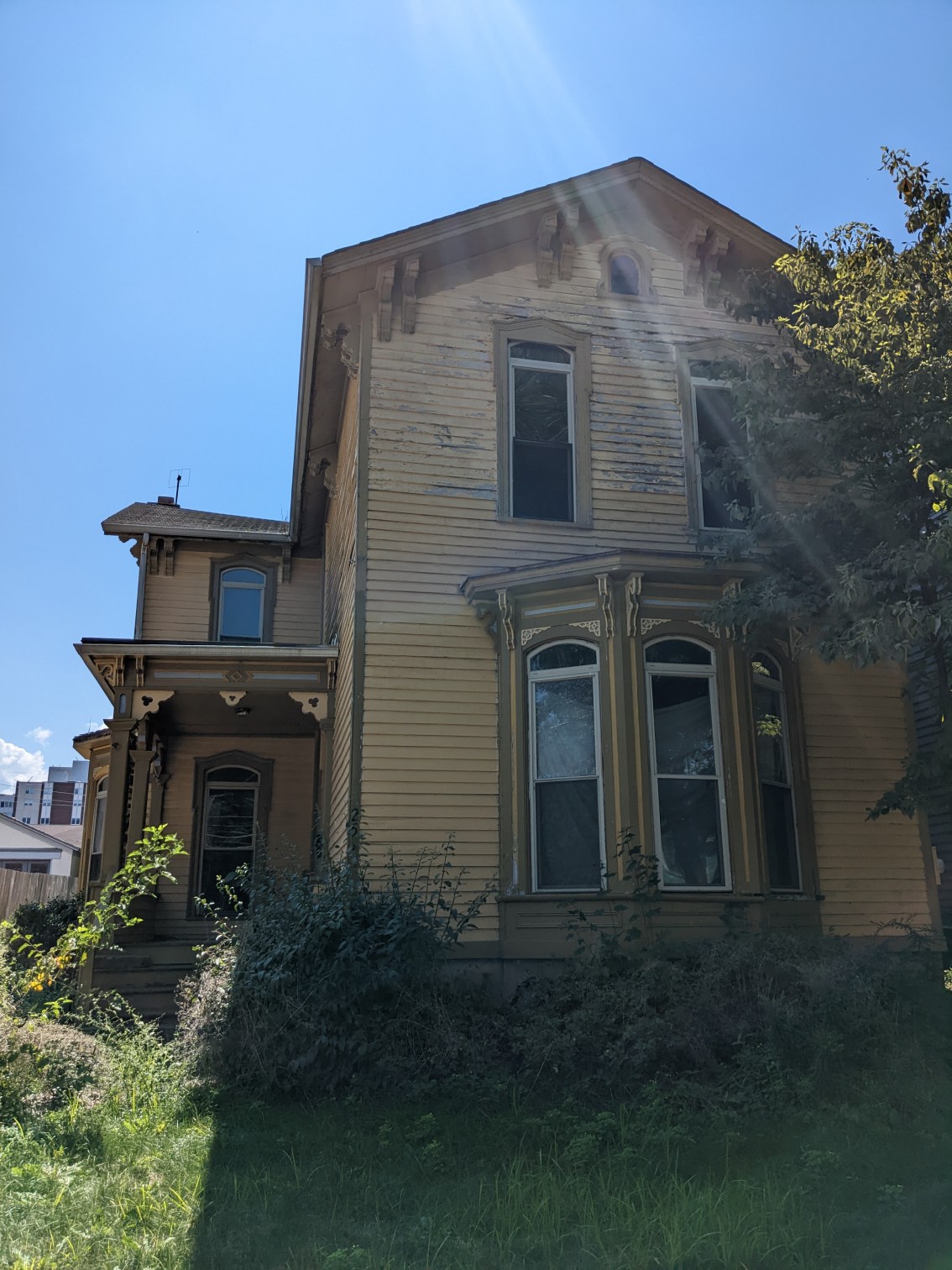 251 W 21st St // The Felgemaker-Huff House